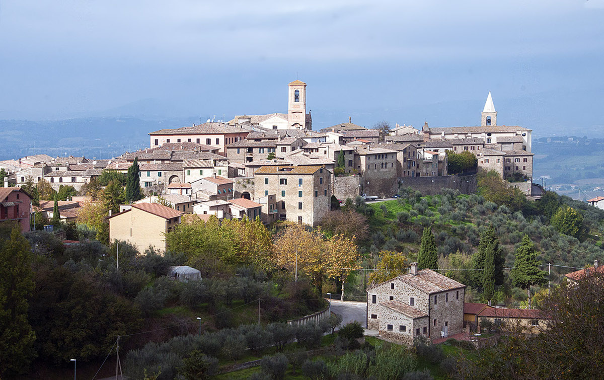 Bettona: a balcony over Umbria