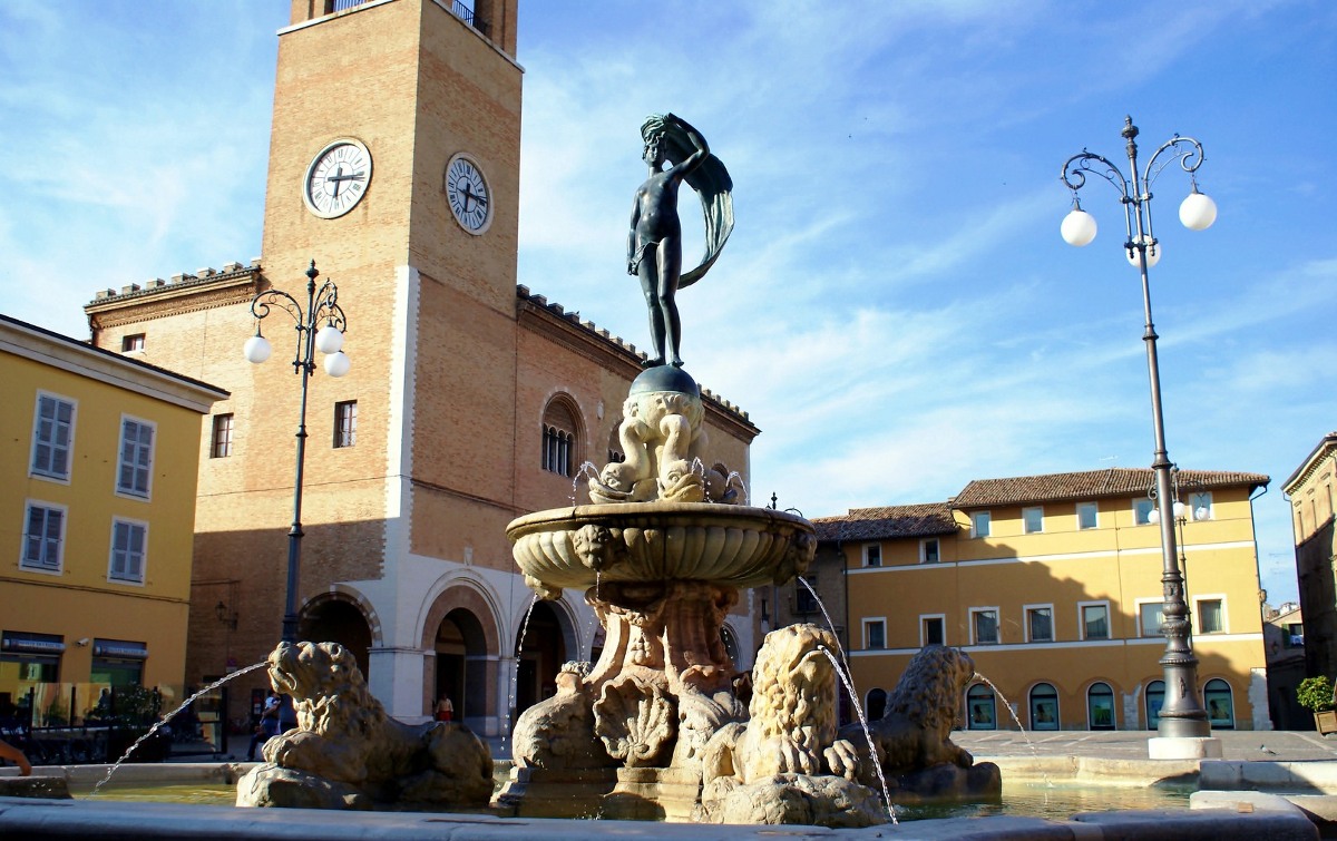 Fano: mare, arte, divertimento