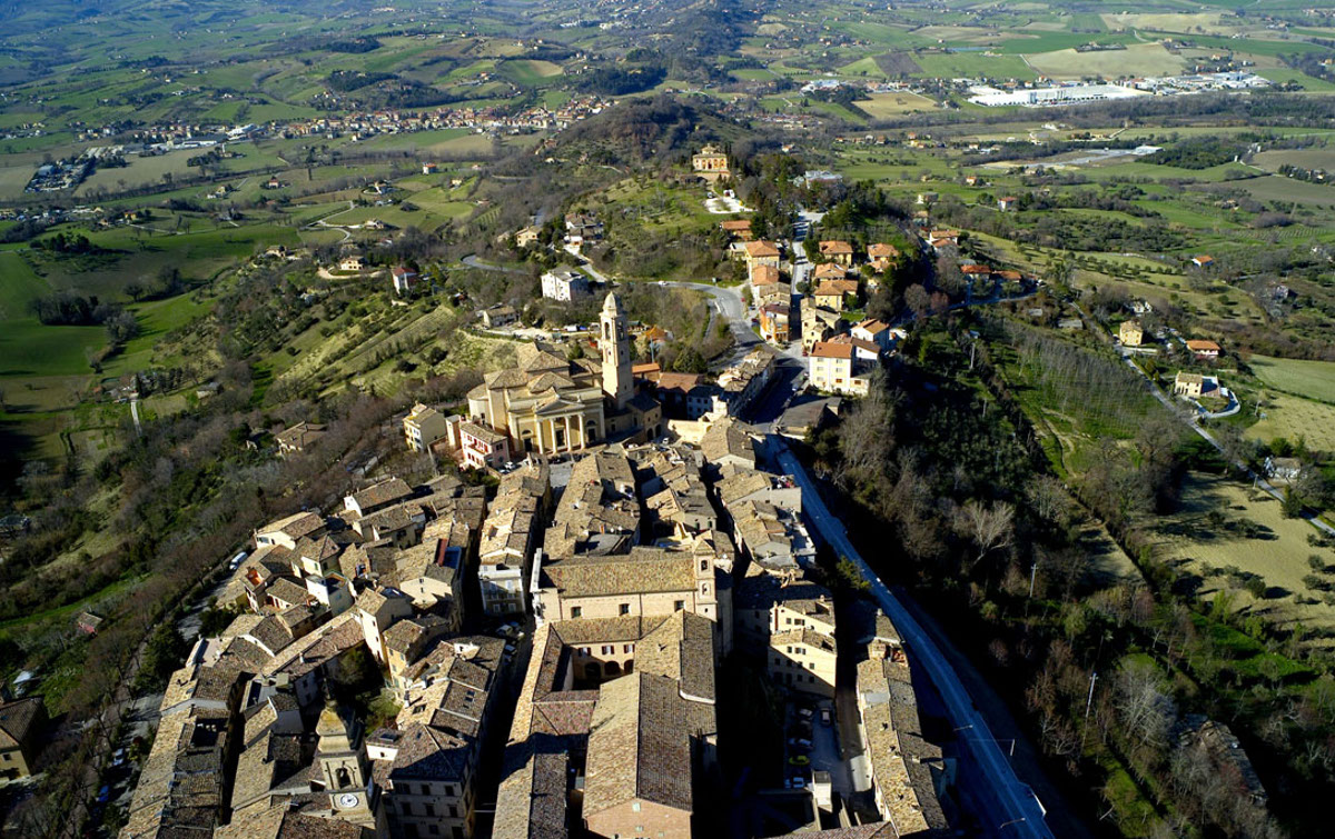 Pollenza: a town famous for antiques