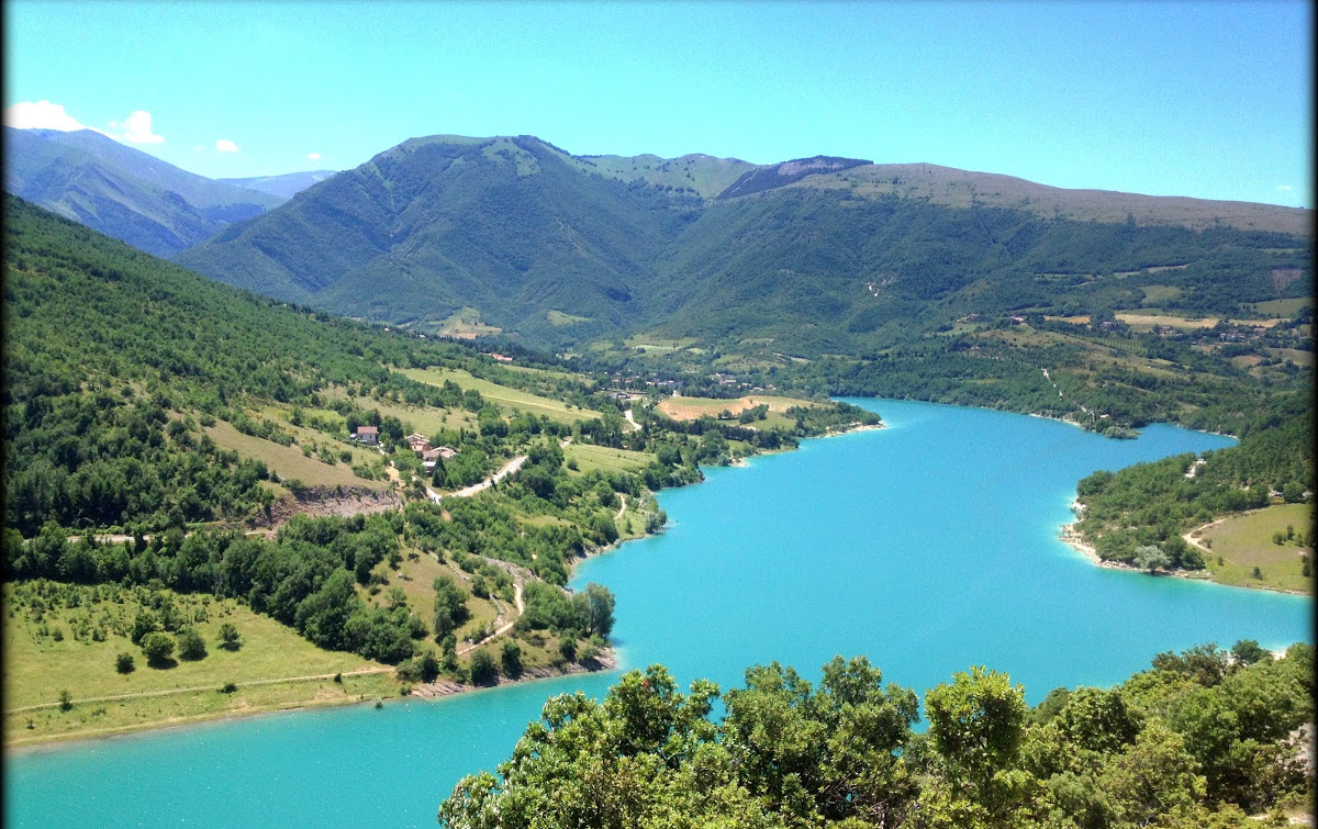 The Lake of Fiastra: relax, nature, fun
